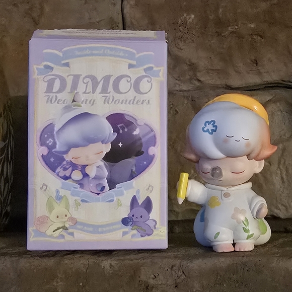 POP MART | Other | Dimoo Weaving Wonders Dreams Of Painting ...